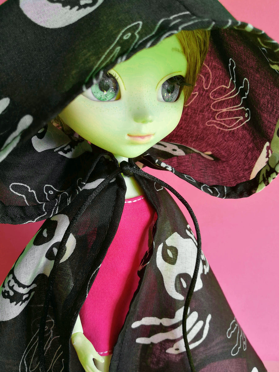 Hooded Cape Sewing Pattern for Pullip-Type Doll – Vrooshka